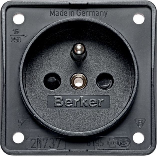 HAGER SOCKET OUTLET INTEGRO FLOW 1FR/16A/250V UKR BLACK | 25 Socket ...